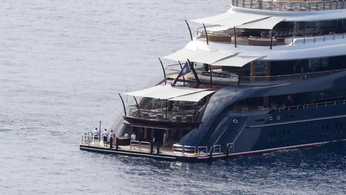 Mark Zuckerberg's Yacht Arrives In Ibiza – Diario De Ibiza News